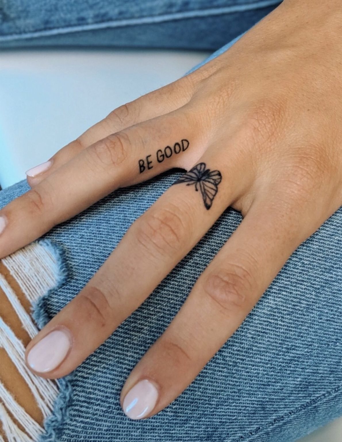 Finger Tattoo Design - Best 26 Ideas - Top Beauty Magazines