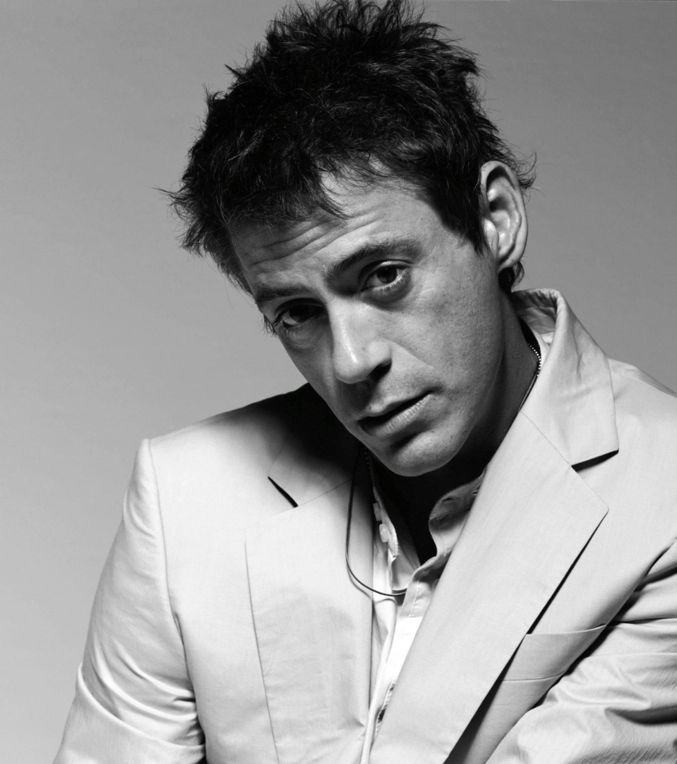 Robert Downey Hairstyles: 43 Stunning Looks by Tony Starks