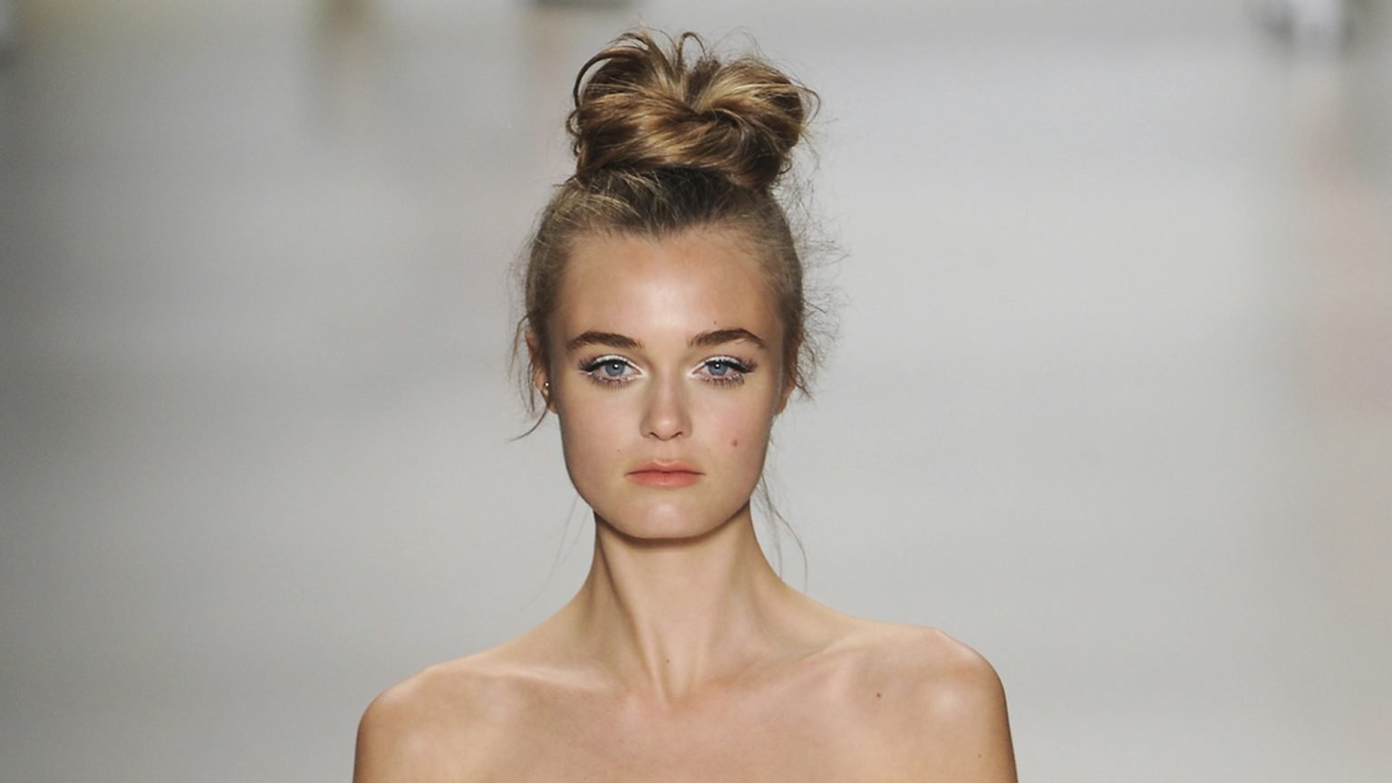 40 Top-Knot Hairstyles That Will Keep You Looking Fabulous