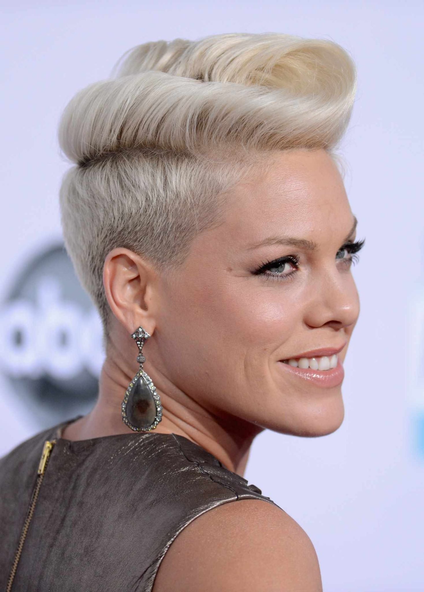 Pompadour Hairstyles for Women- 42 Showstopping Ideas