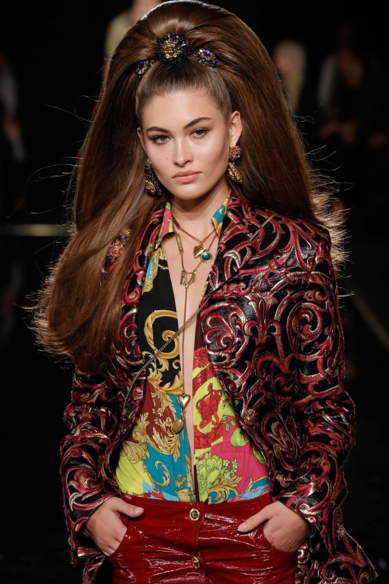 Runway Tresses: 42 Hairstyles for Fashion Week Enthusiasts