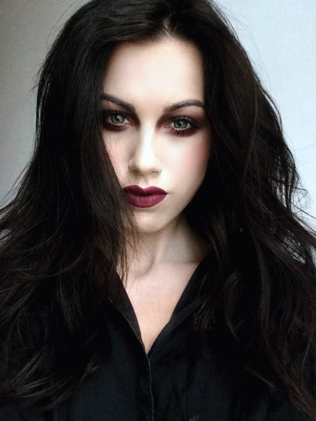 23 Vampire Makeup Ideas for Halloween 2023 - Top Beauty Magazines