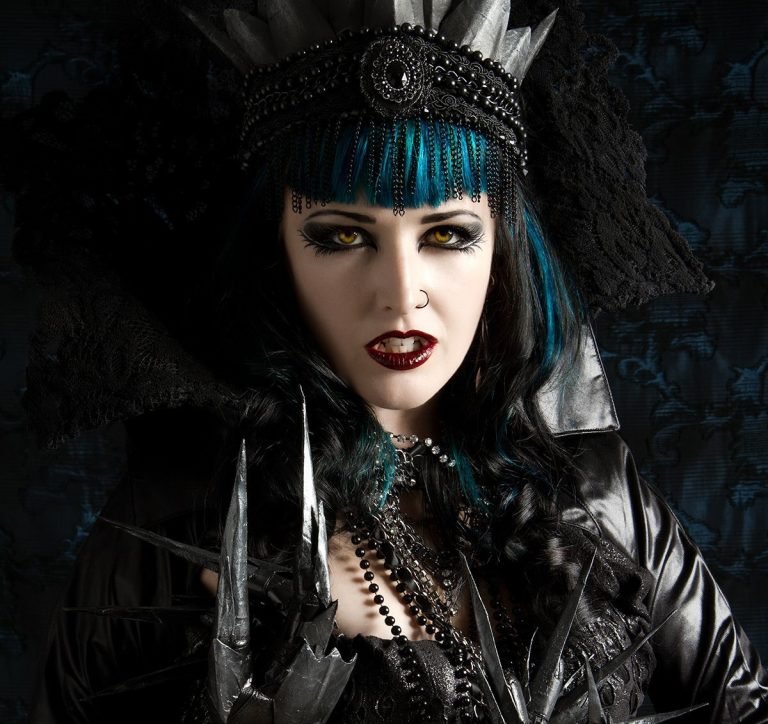 23 Vampire Makeup Ideas for Halloween 2023 - Top Beauty Magazines