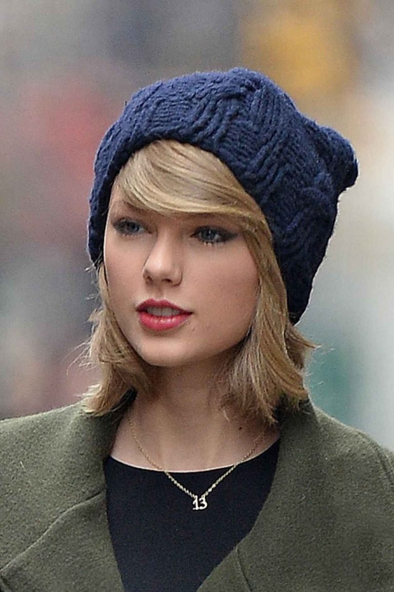 30 Stylish Beanie Hairstyles To Try This Winter