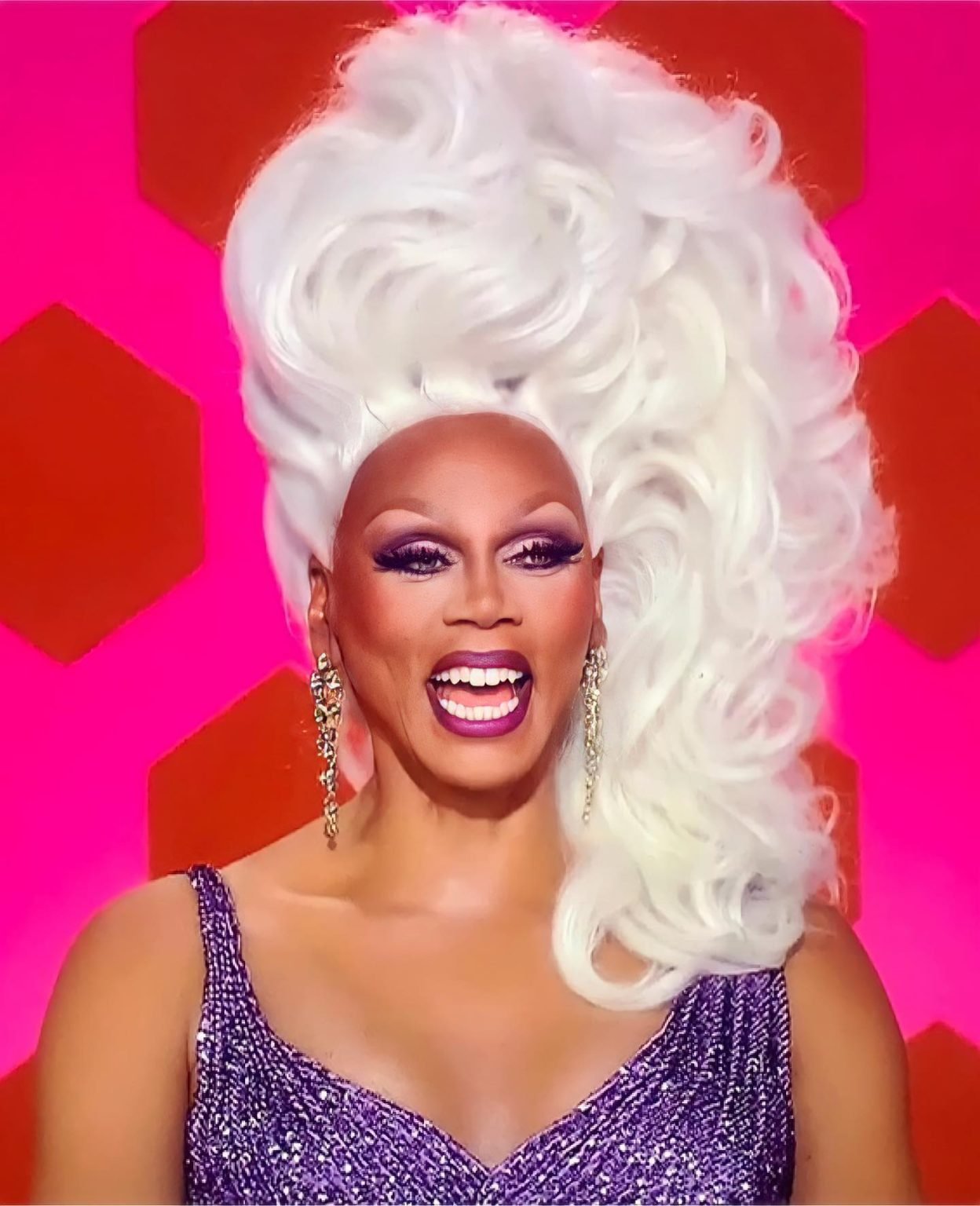 Drag Queen Hairstyles - 25 Fierce Drag Hair styling Ideas