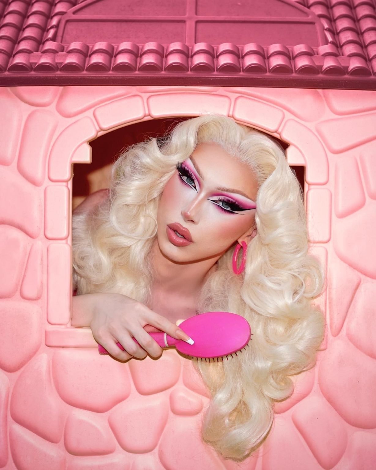 Drag Queen Hairstyles - 25 Fierce Drag Hair styling Ideas