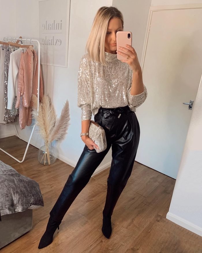 Christmas Outfit Ideas for 2023 - Adorable And Cute Styling