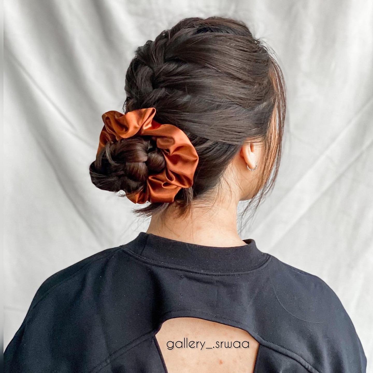 16 Easy Scrunchie Hairstyles for Low Energy Days