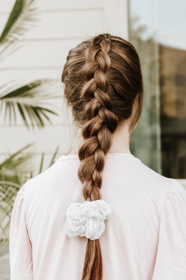 16 Easy Scrunchie Hairstyles for Low Energy Days