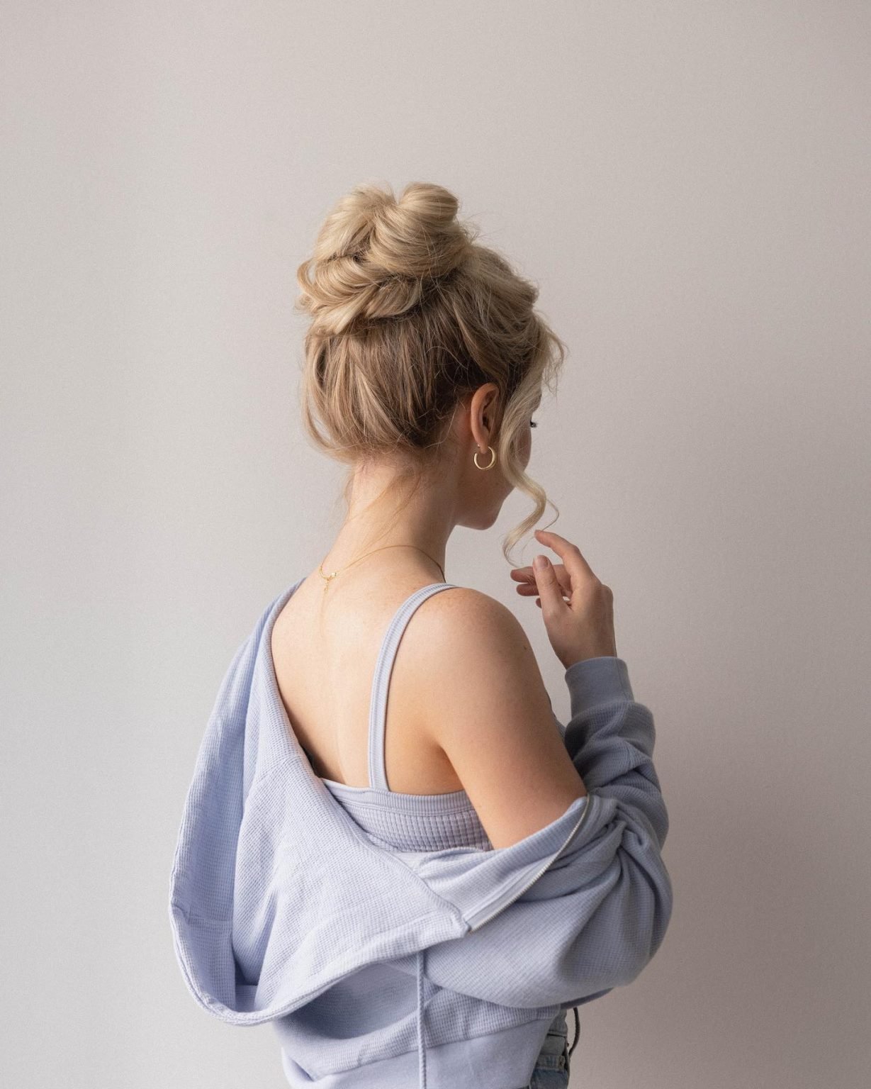 Bun Updo Ideas - 21 Amazing Styling Ideas For Adorable look
