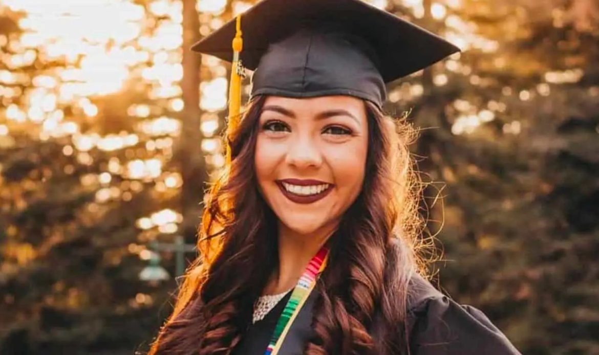 30 Convocation Hairstyles: Glamorous Inspirations for Uni