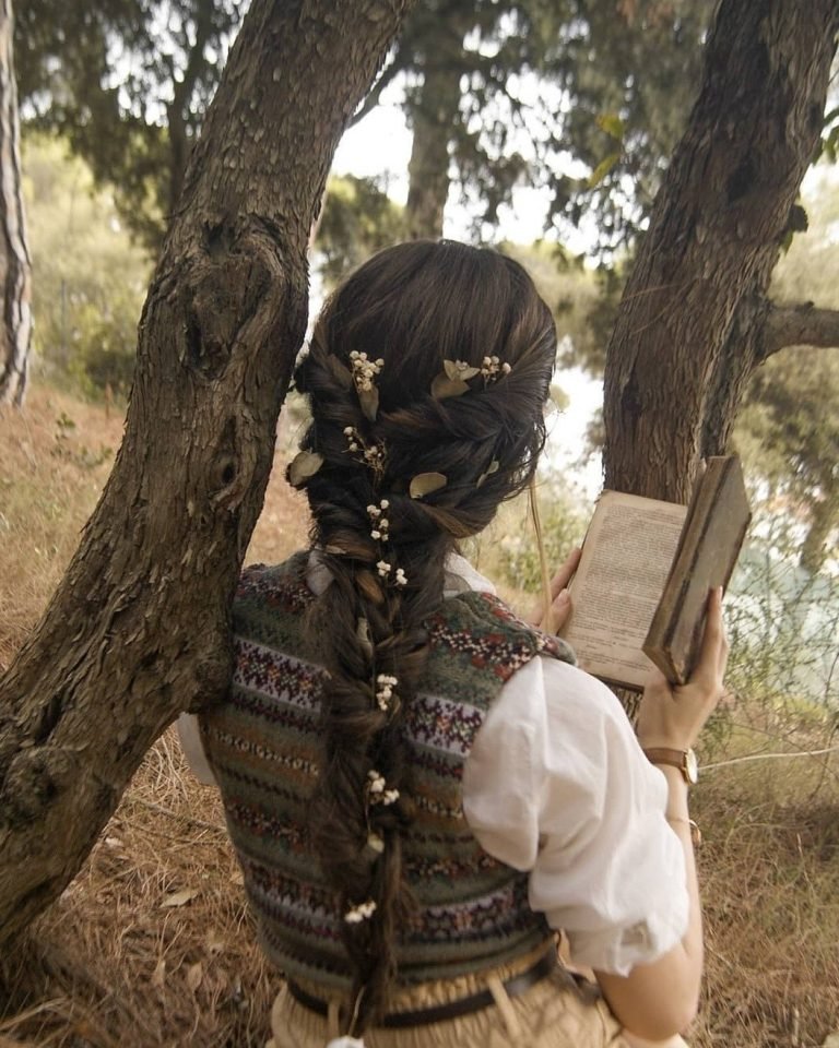 32 Fairycore Hairstyles for Ethereal Beauty: Amazing Ideas