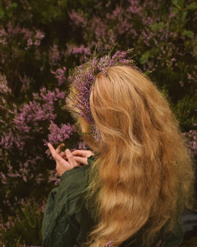 32 Fairycore Hairstyles for Ethereal Beauty: Amazing Ideas