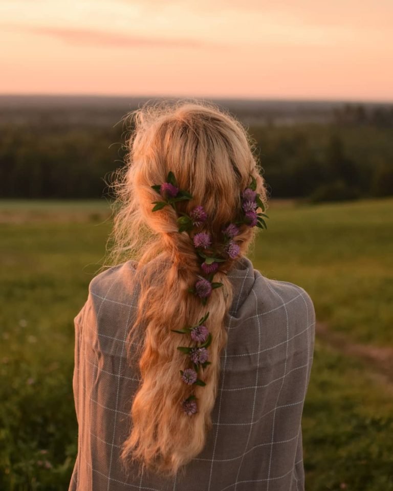 32 Fairycore Hairstyles for Ethereal Beauty: Amazing Ideas