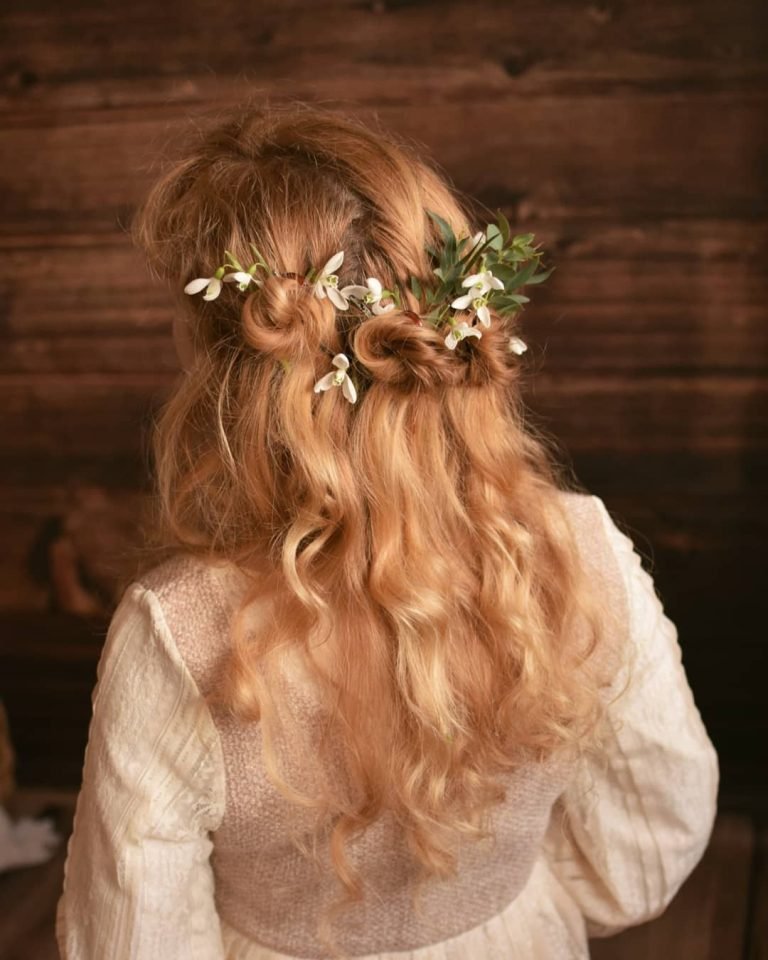 32 Fairycore Hairstyles for Ethereal Beauty: Amazing Ideas