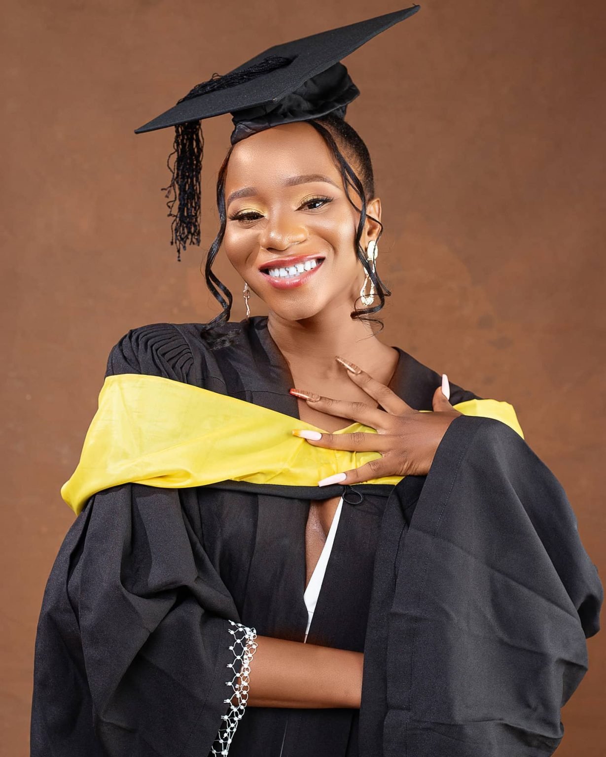 30 Convocation Hairstyles: Glamorous Inspirations for Uni