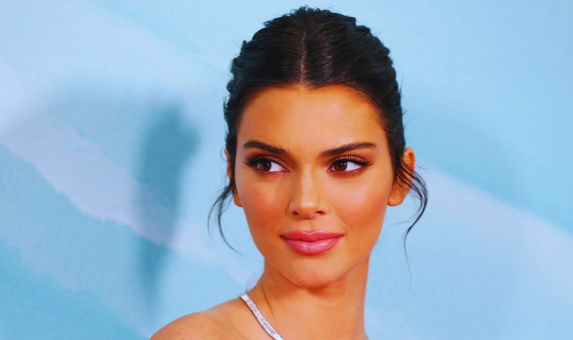 30 Amazing Looks for the Clean Girl Aesthetic Hairstyles